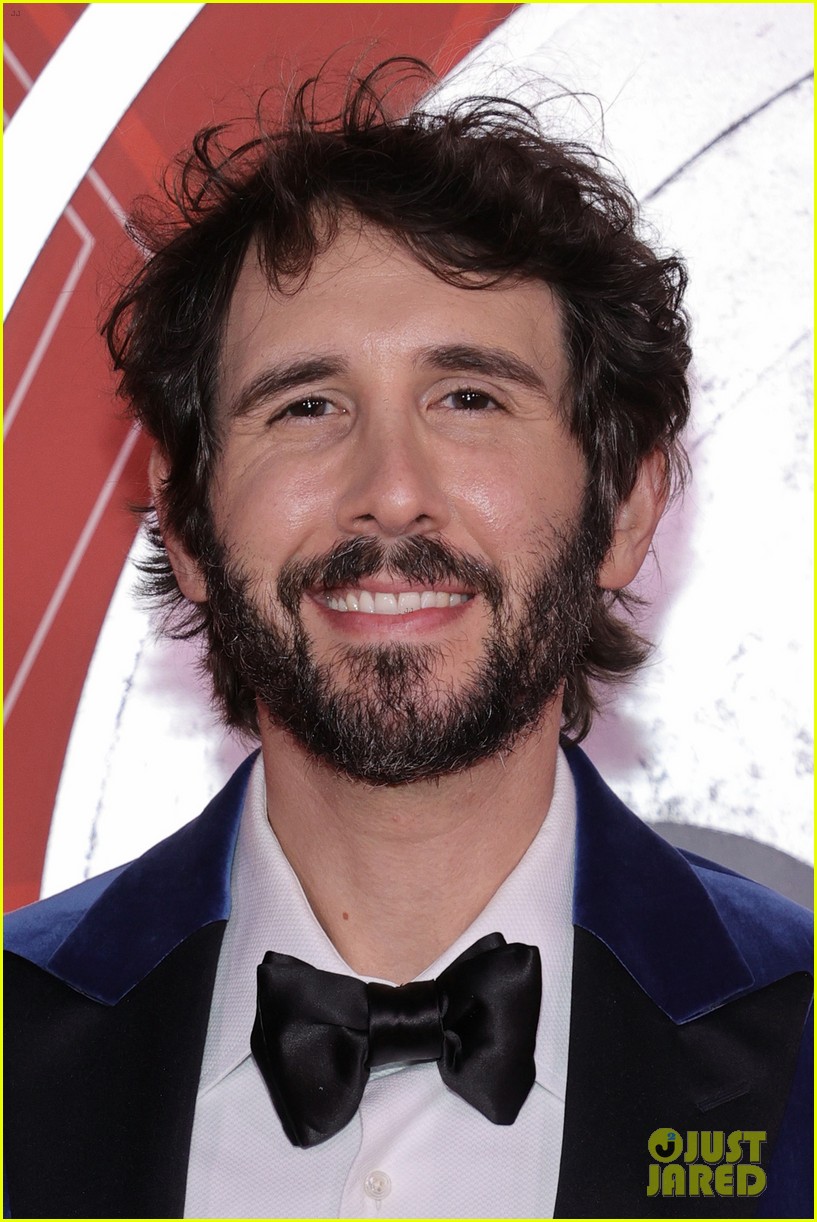 Josh Groban's Instagram, Twitter & Facebook on IDCrawl