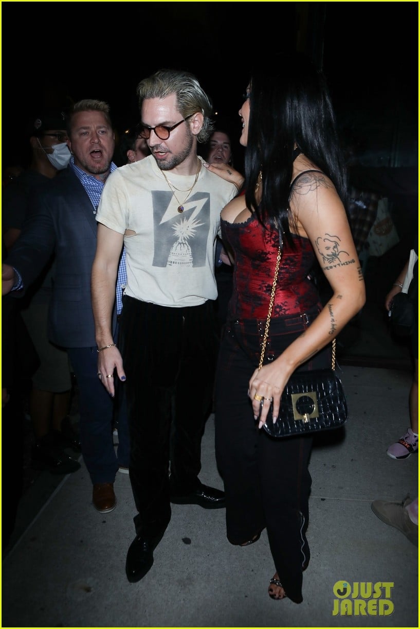 Halsey & Boyfriend Alev Aydin Enjoy Night Out at Bella Hadid's NYFW ...