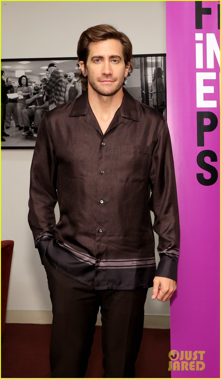 Jake Gyllenhaal Relied a Lot On Zoom To Make 'The Guilty': Photo ...