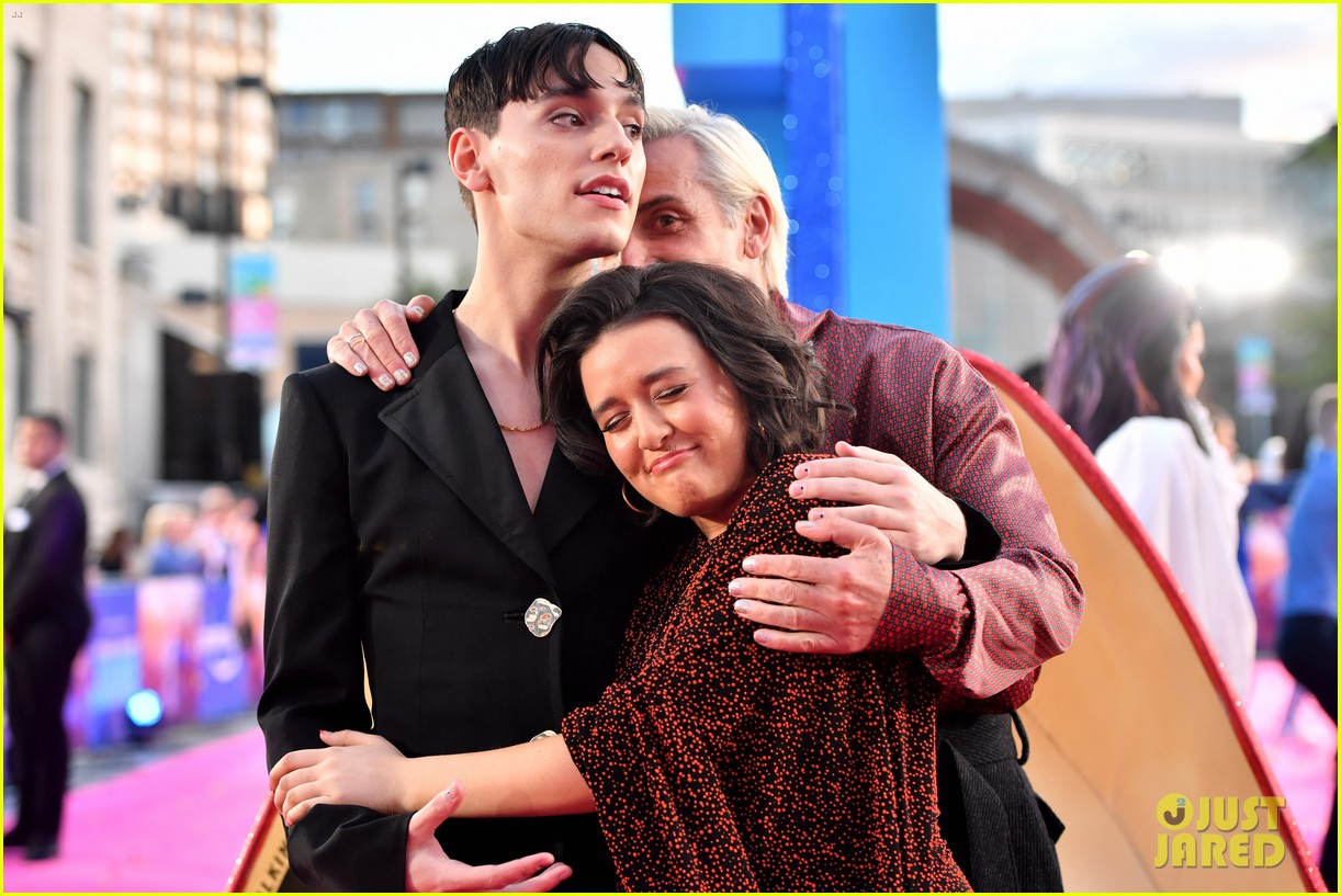 Max Harwood & Jamie Campbell Celebrate 'Everybody's Talking About Jamie ...