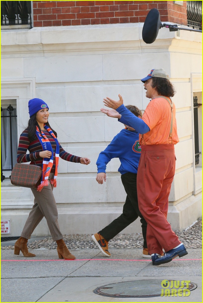 Javier Bardem Shows His Love For The Florida Gators on 'Lyle, Lyle ...