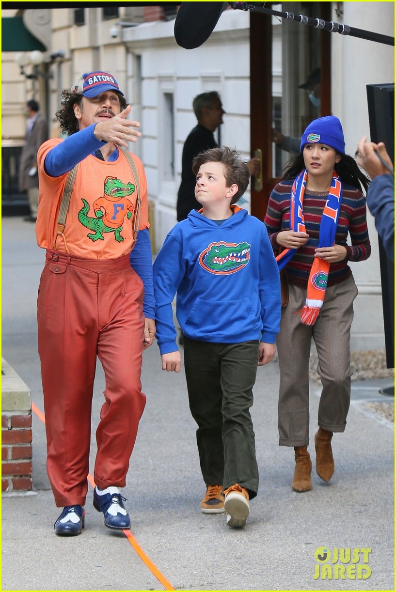 Javier Bardem Shows His Love For The Florida Gators on 'Lyle, Lyle ...