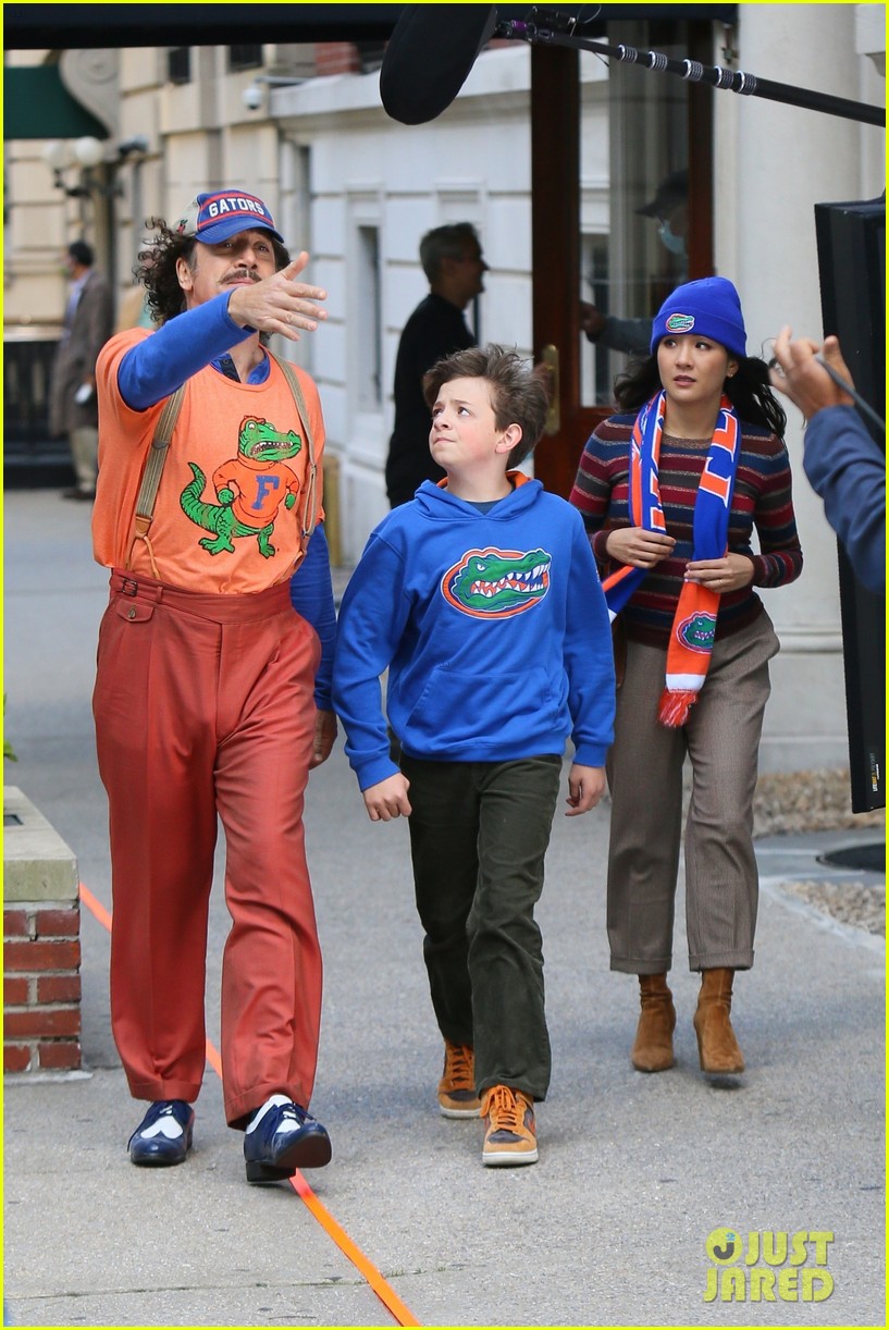 Javier Bardem Shows His Love For The Florida Gators on 'Lyle, Lyle ...