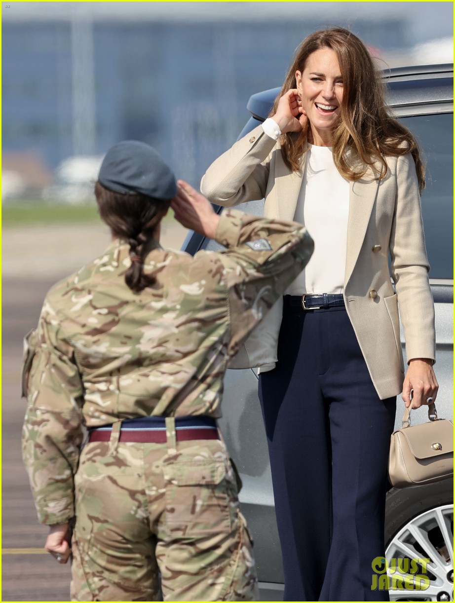 Duchess Kate Middleton Returns to Public Eye in First Official Outing ...