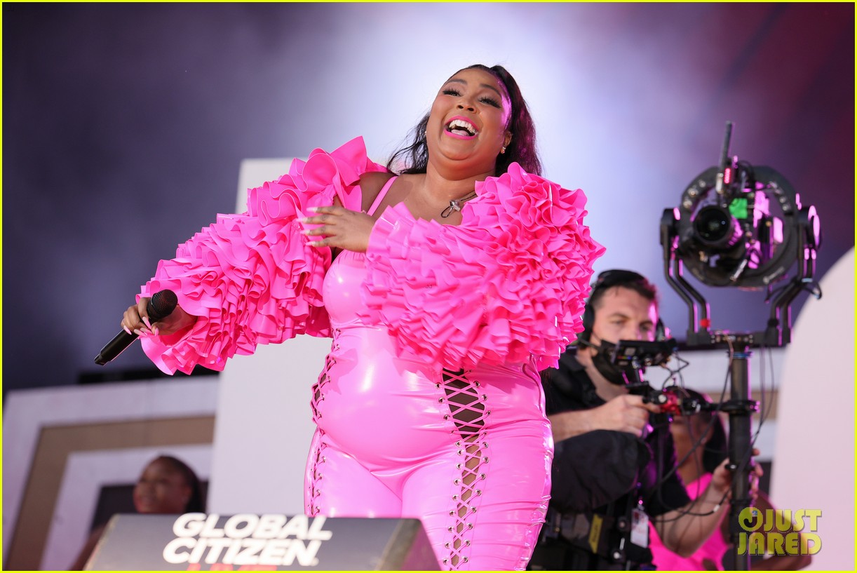 Jennifer Lopez & Lizzo Hit the Stage for Performances at Global Citizen ...