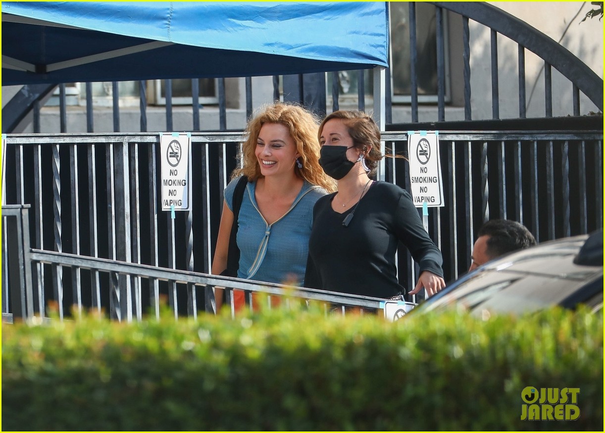 Margot Robbie Wears The Biggest Smile in The World As She Arrives On ...