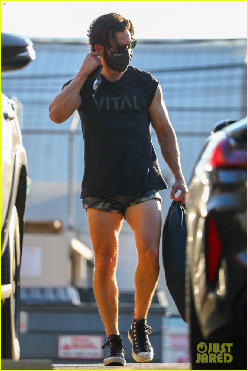 Milo Ventimiglia Gets In a Workout Before Emmy Awards 2021: Photo ...