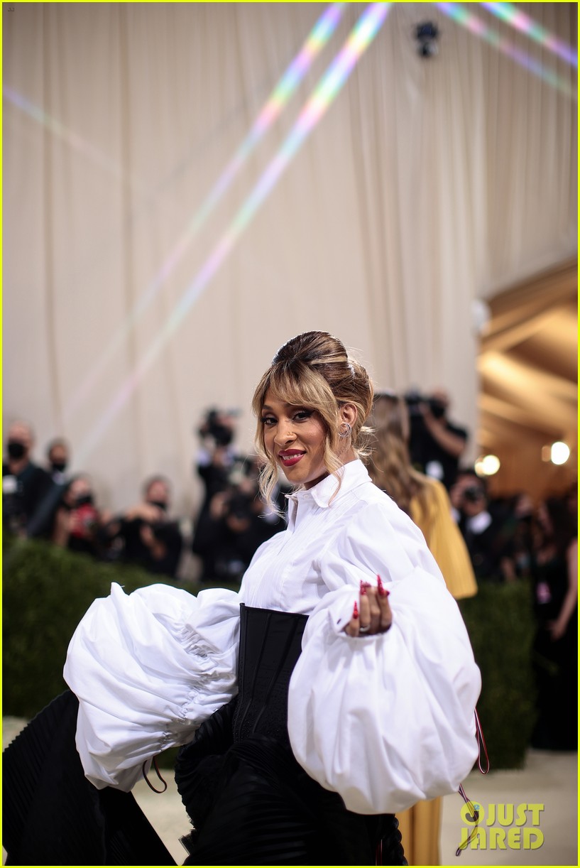 MJ Rodriguez Strikes a Fierce Pose While Walking Met Gala 2021 Red ...