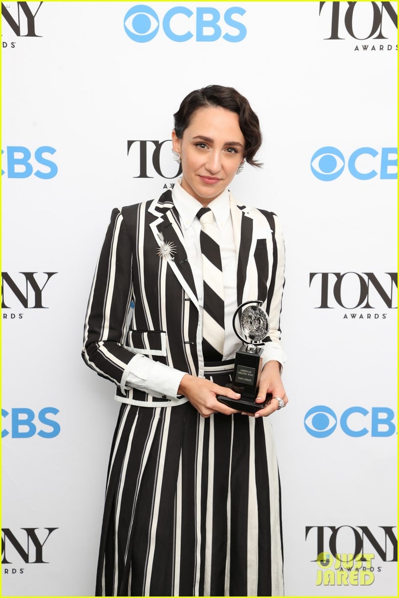 Jagged Little Pill's Lauren Patten Thanks Non-Binary & Trans Colleagues ...