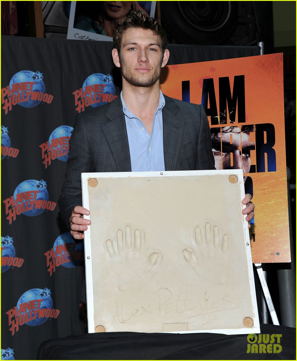 Alex Pettyfer Explains Why He Wasn't in 'Magic Mike XXL,' Shares His ...