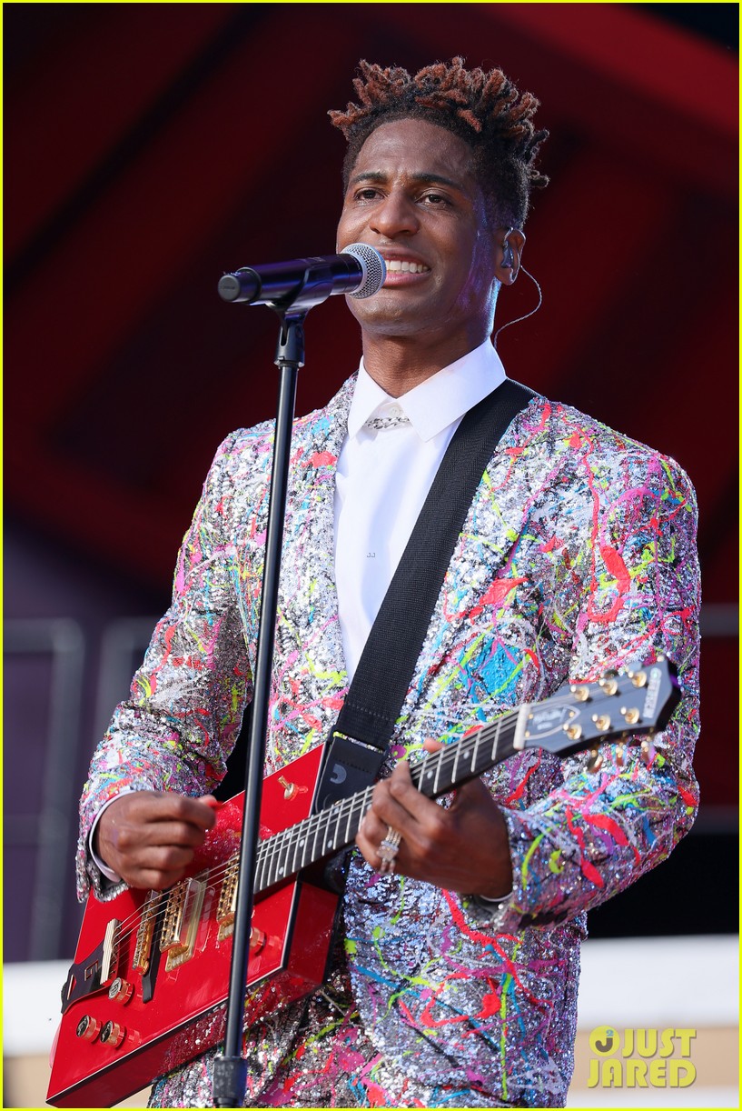 Billy Porter Performs with Cyndi Lauper at Global Citizen Live 2021 ...
