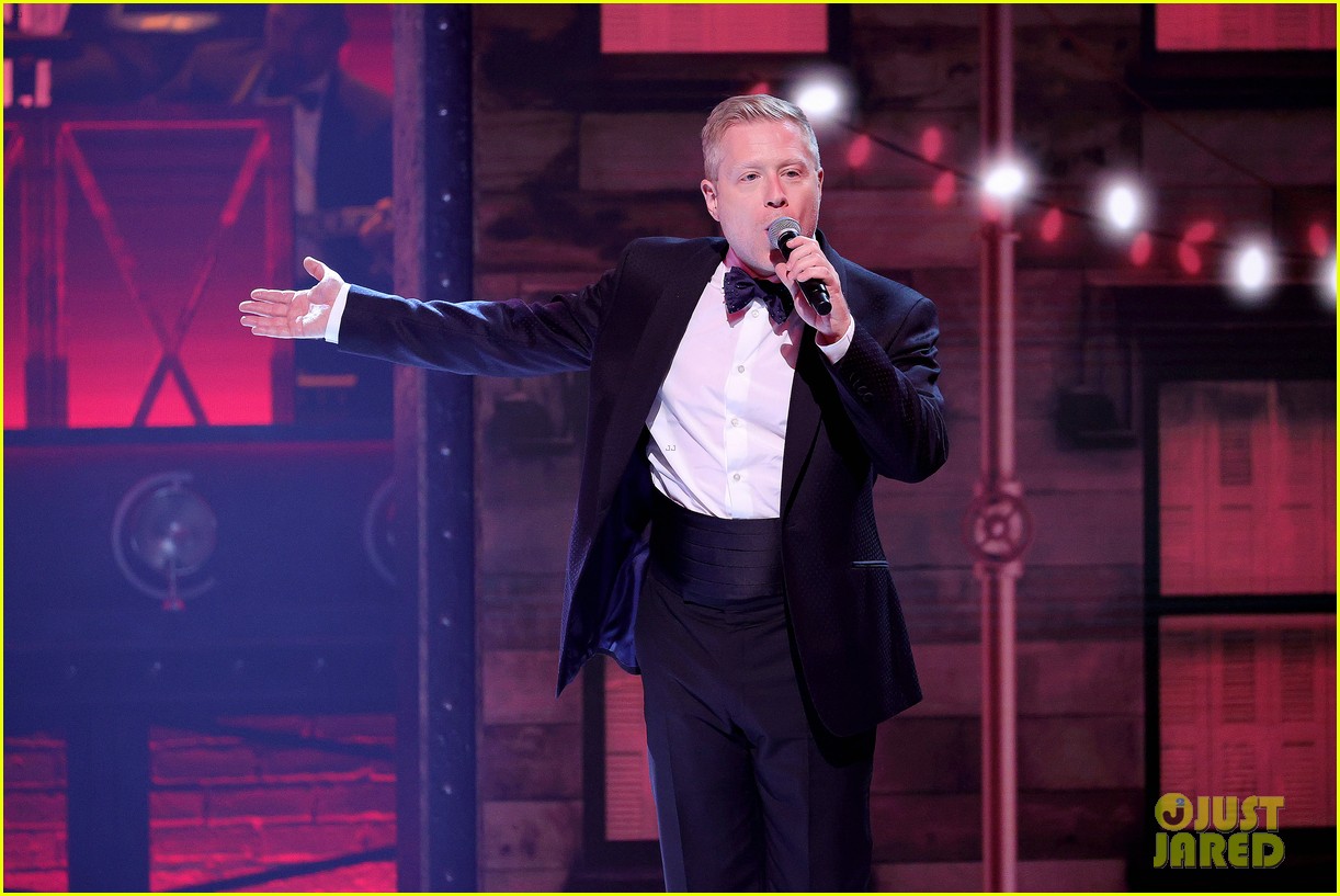 Adam Pascal & Anthony Rapp Reunite for Performance of 'What You Own ...