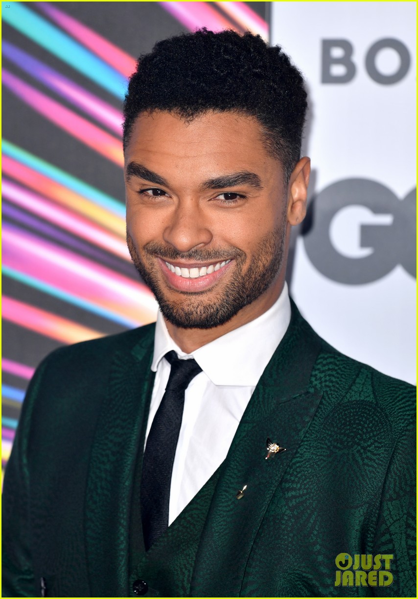 Rege-Jean Page Looks So Fine in His Emerald Suit at GQ Mean of the Year ...