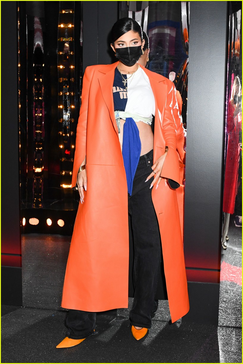 So Many Stars Attended the Revolve Gallery Event During NYFW - See the ...