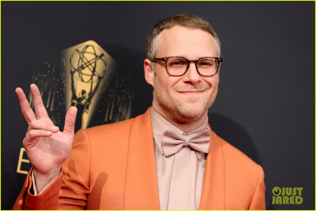 Seth Rogen Suits Up In An Orange Jacket For Emmy Awards 2021: Photo ...