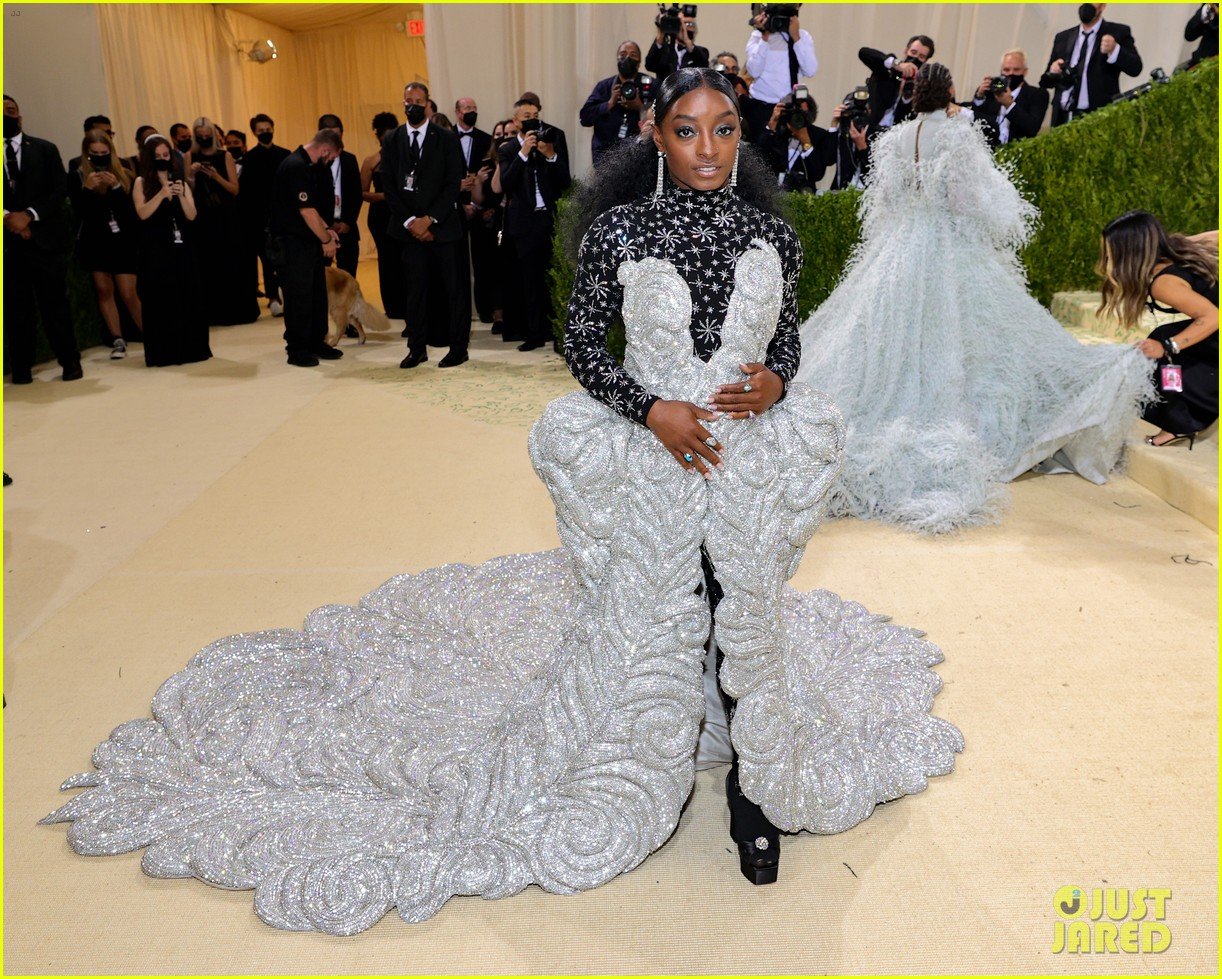 Photo: simone biles 88 pound dress met gala 2021 07 | Photo 4623389 ...