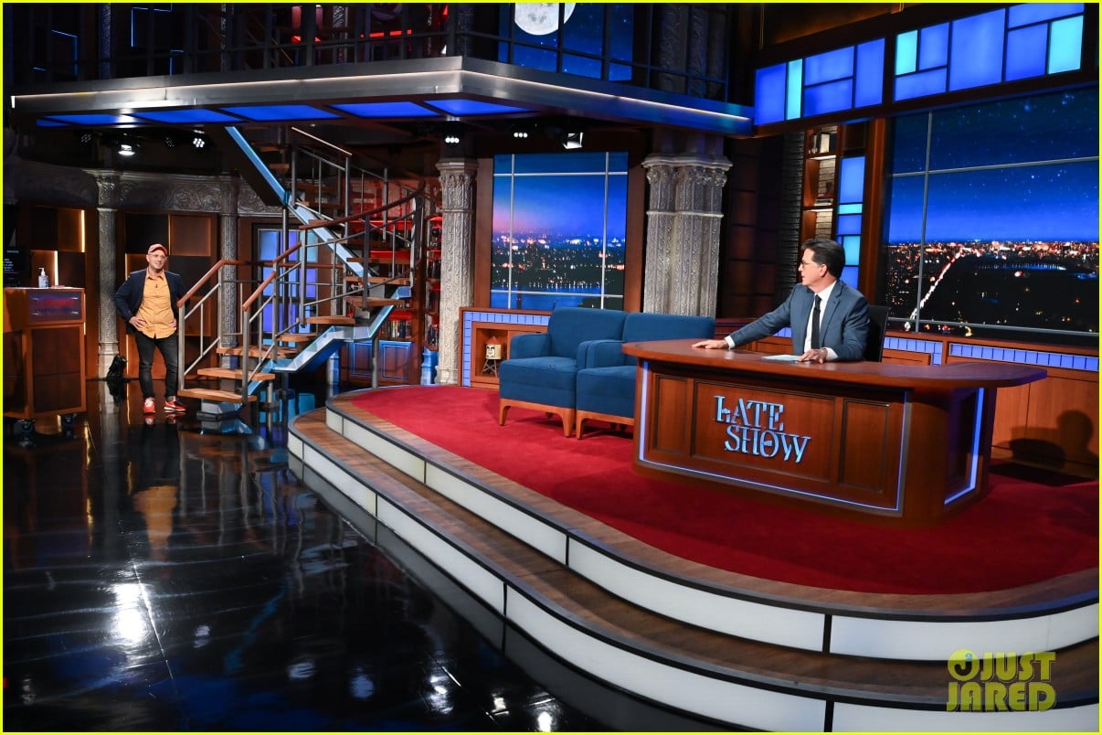 'Blue's Clues' Steve Burns Gives Stephen Colbert A Hug After Going ...