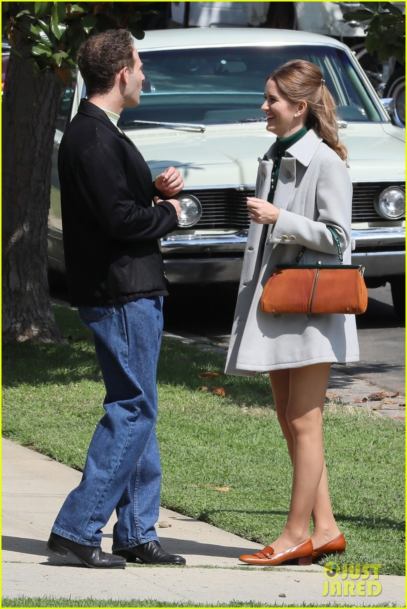 Photo: miles teller juno temple get into character filming the offer 21 ...
