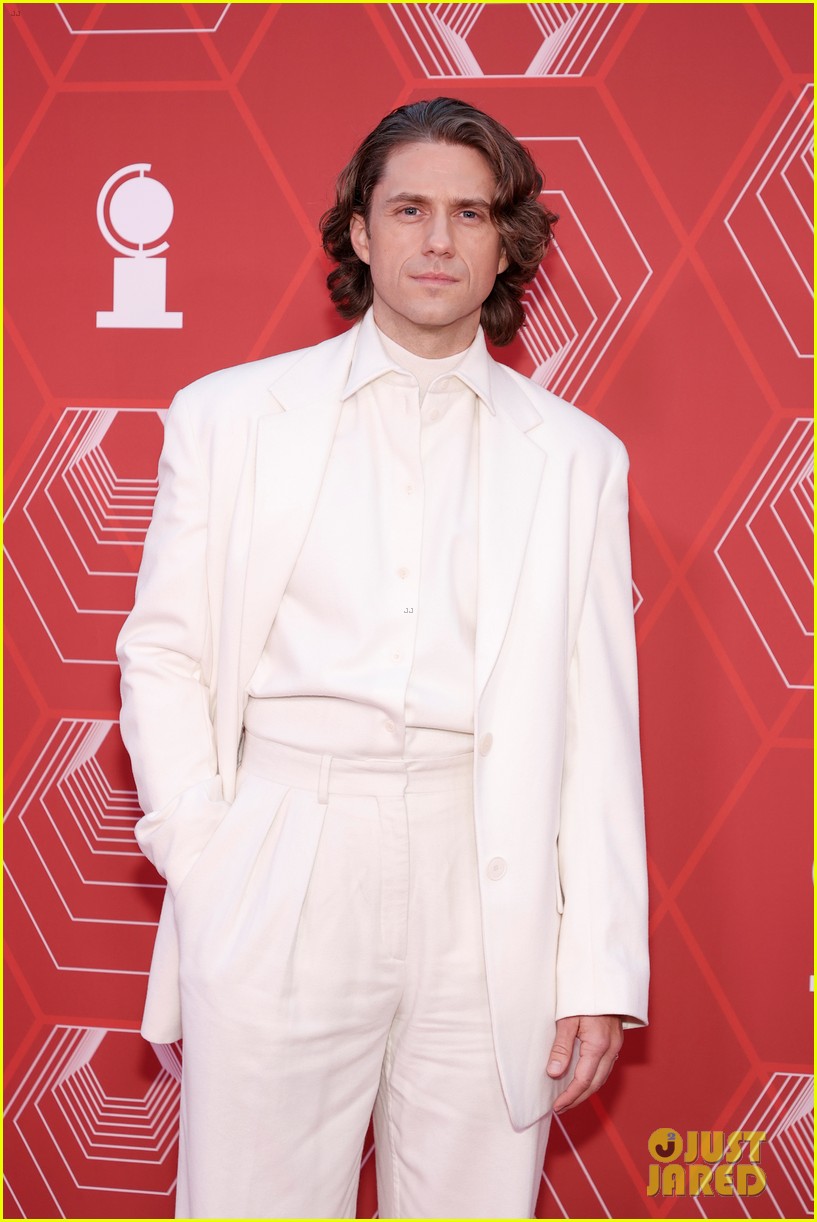 Nominee Aaron Tveit Attends Tony Awards with Girlfriend Ericka Hunter ...