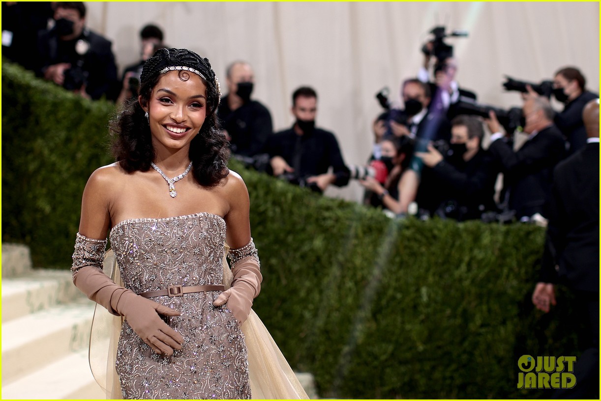 Yara Shahidi Channels Josephine Baker for Her Met Gala 2021 Look: Photo ...