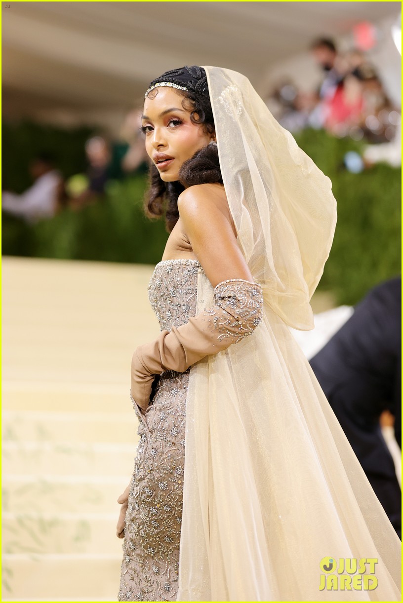 Yara Shahidi Channels Josephine Baker for Her Met Gala 2021 Look: Photo ...