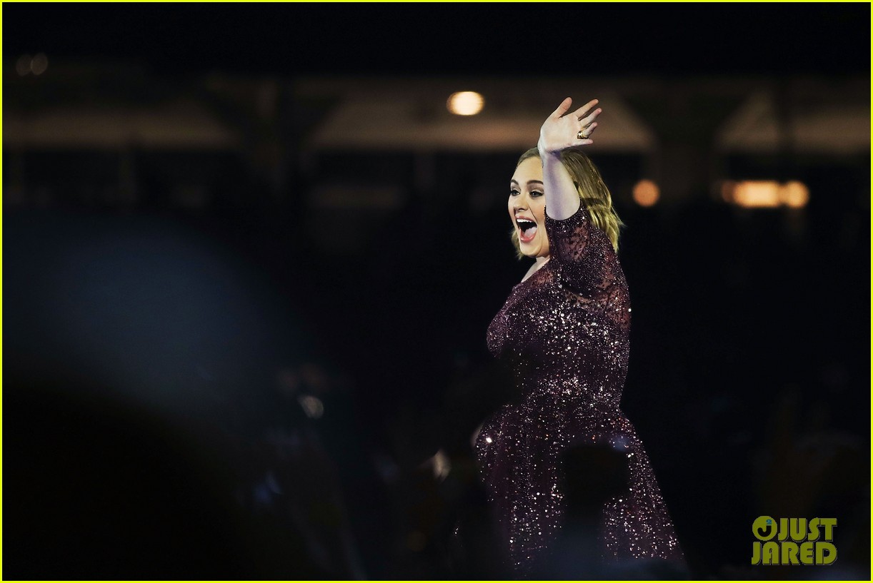 Adele Reveals Which Superstar's Gum She Has Framed in Her Home During ...