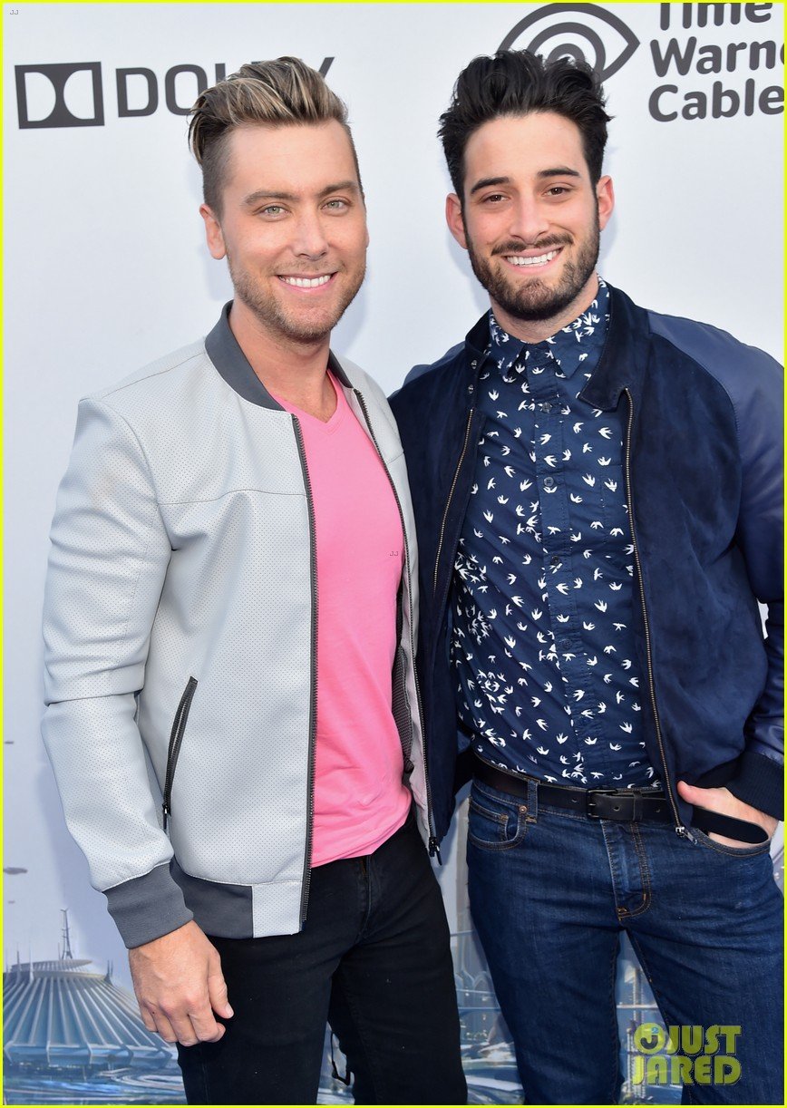 Lance Bass & Husband Michael Turchin Share First Photos of Newborn ...