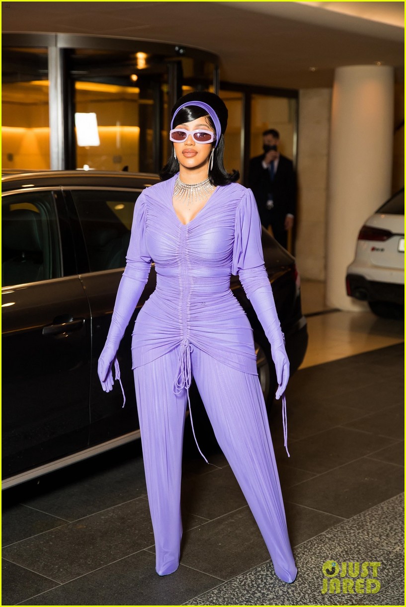 Cardi B Shows Off Her Style During Paris Fashion Week: Photo 4637859 ...