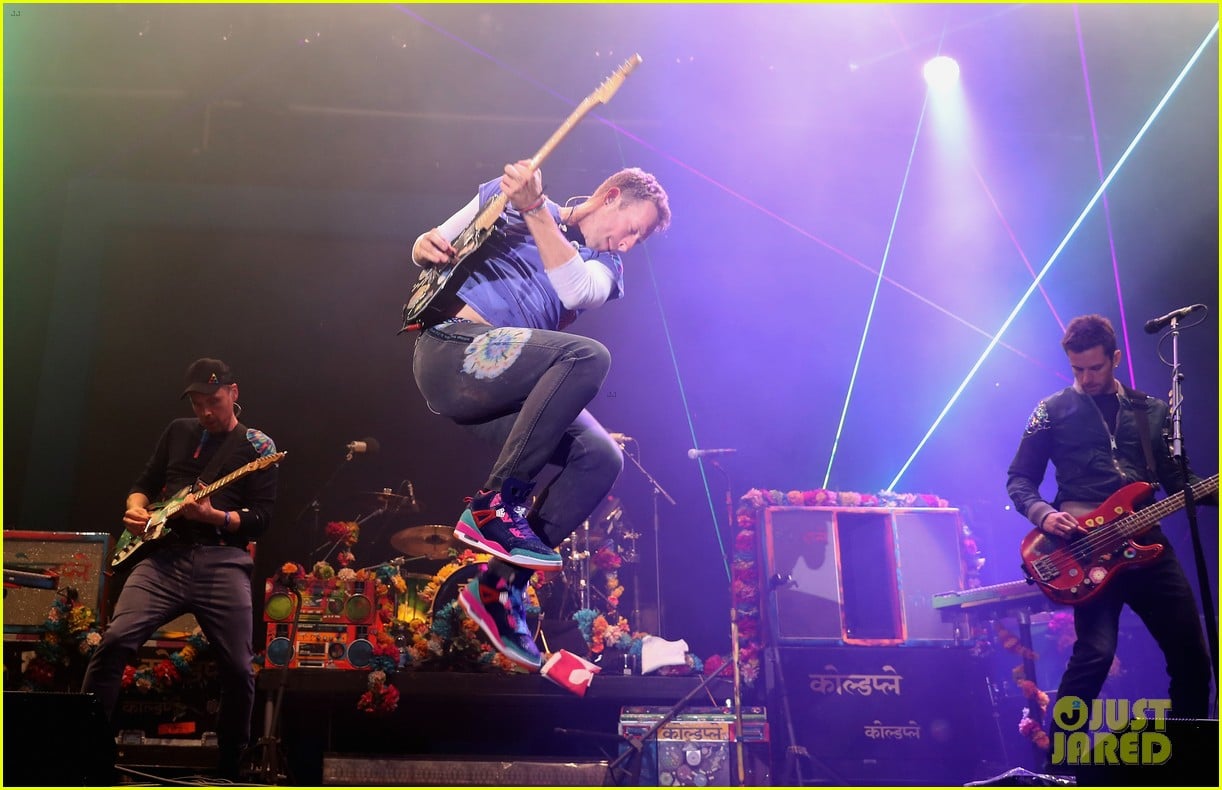 Coldplay's New Album Features Chris Martin's Kids, Apple & Moses ...