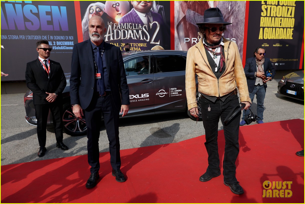 Johnny Depp Attends 'Puffins' Premiere in Italy: Photo 4645825 | Johnny ...