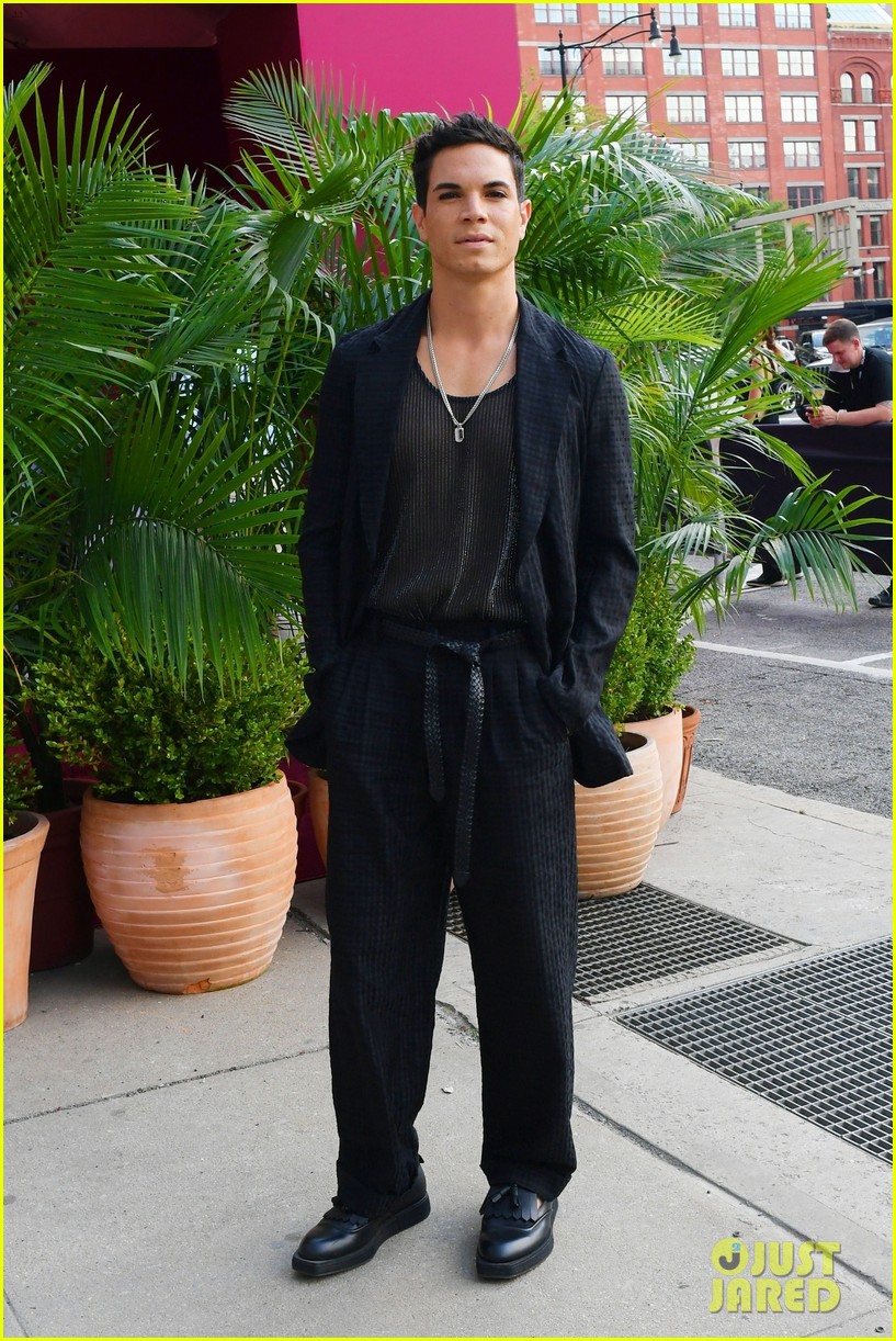 Gossip Girl's Jason Gotay Marries Longtime Love Michael Hartung!: Photo ...