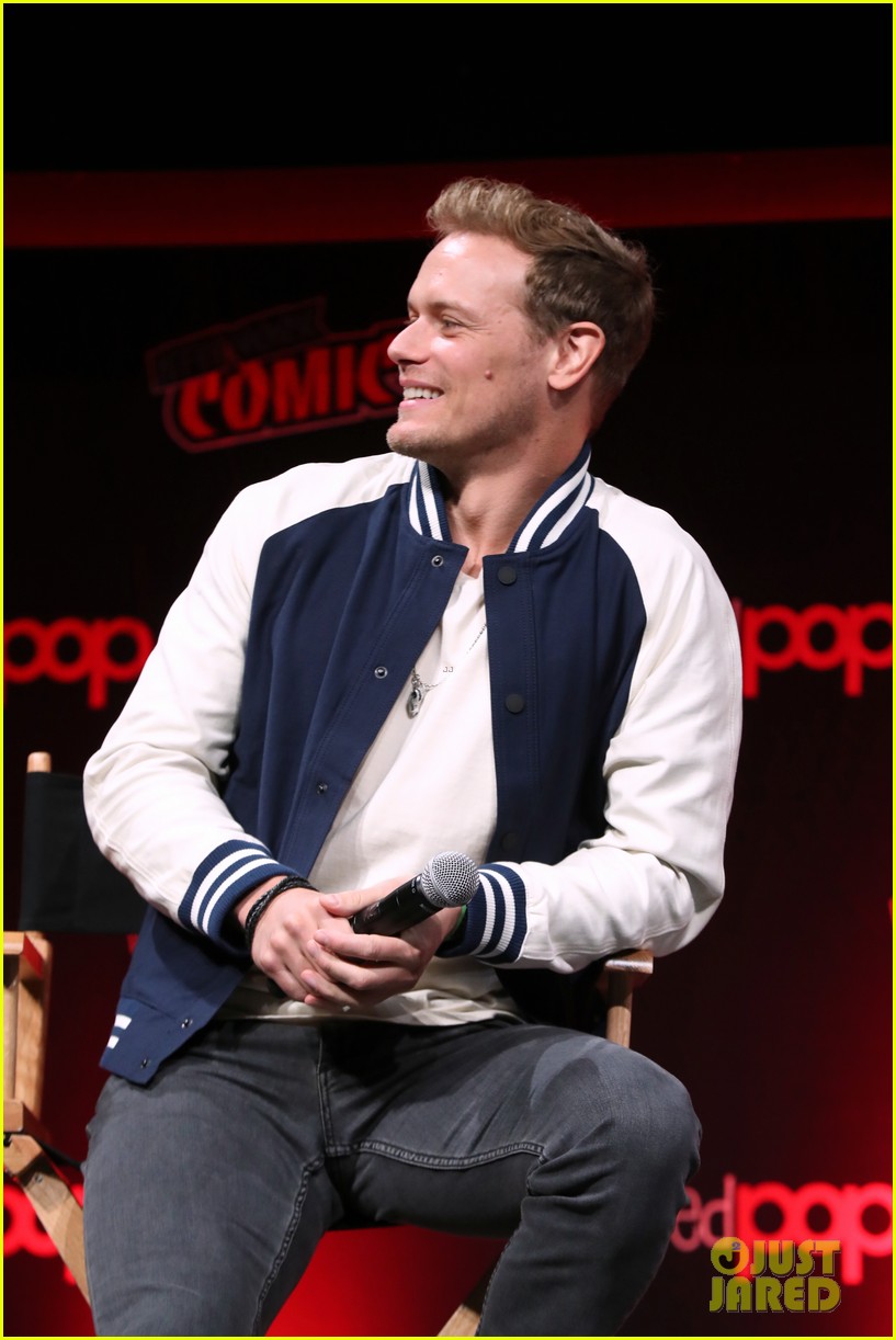 Sam Heughan Promotes 'Outlander' Season Six at New York Comic-Con 2021 ...