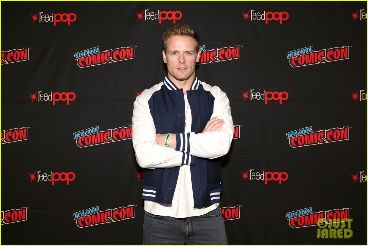 Sam Heughan Promotes 'Outlander' Season Six at New York Comic-Con 2021 ...