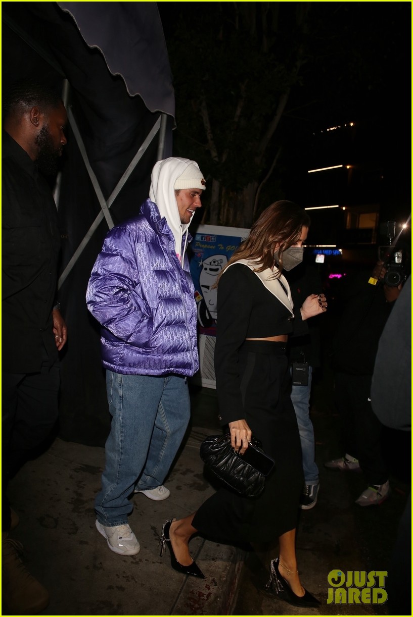 Justin Bieber Meets Up with Usher for a Basketball Game Before Joining ...