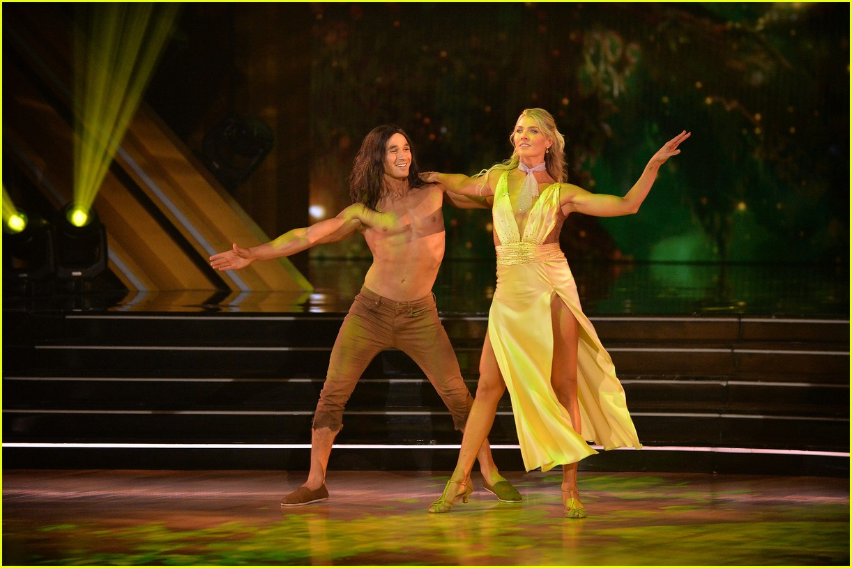 Alan Bersten Goes Shirtless to Play Tarzan Alongside Amanda Kloots on ...
