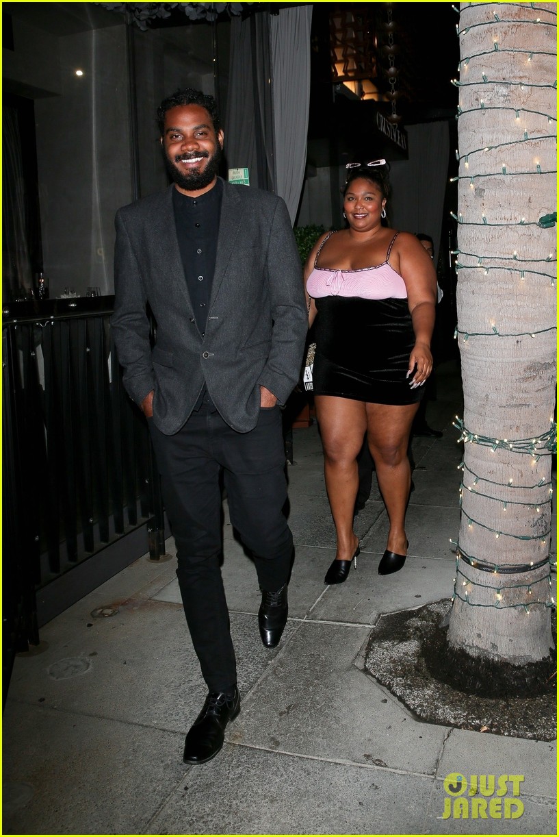 Lizzo Spotted at Dinner with Same Mystery Man from Recent Date Night ...