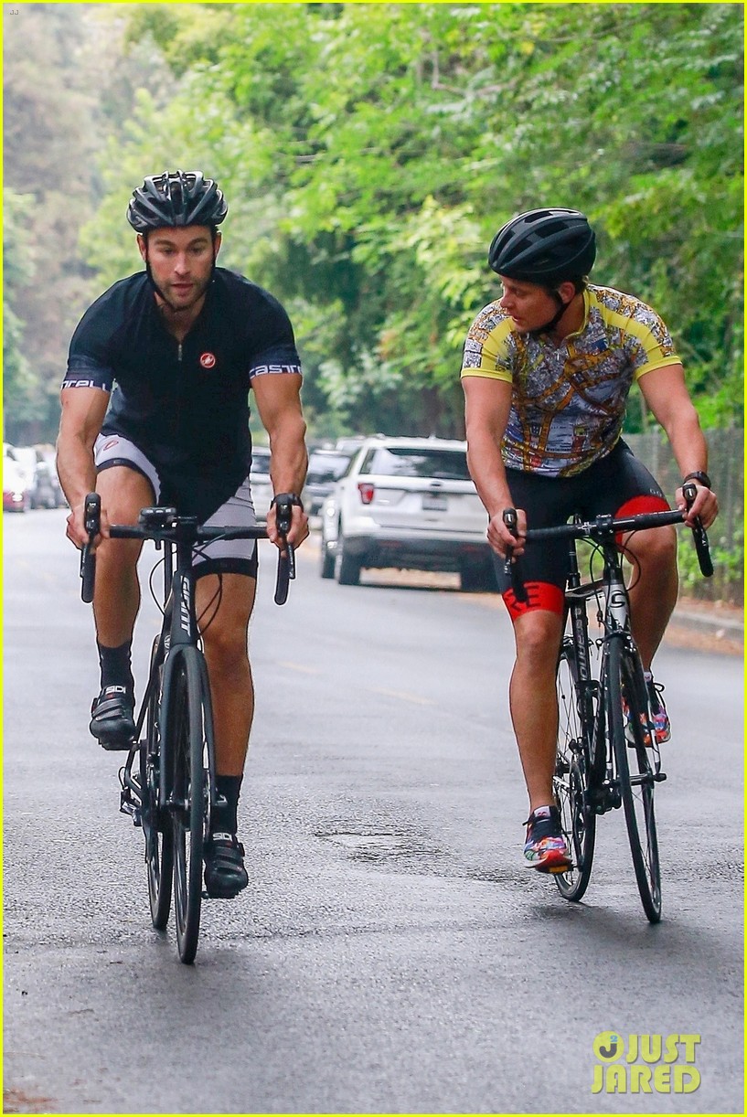 No Time to Die's Billy Magnussen Spotted On Bike Ride with Chace ...