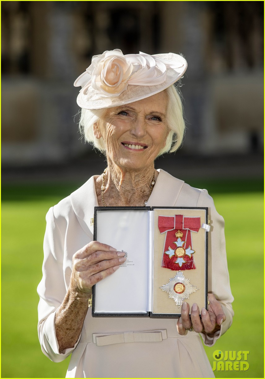 Great British Bake Off Star Mary Berry Receives Damehood!: Photo ...