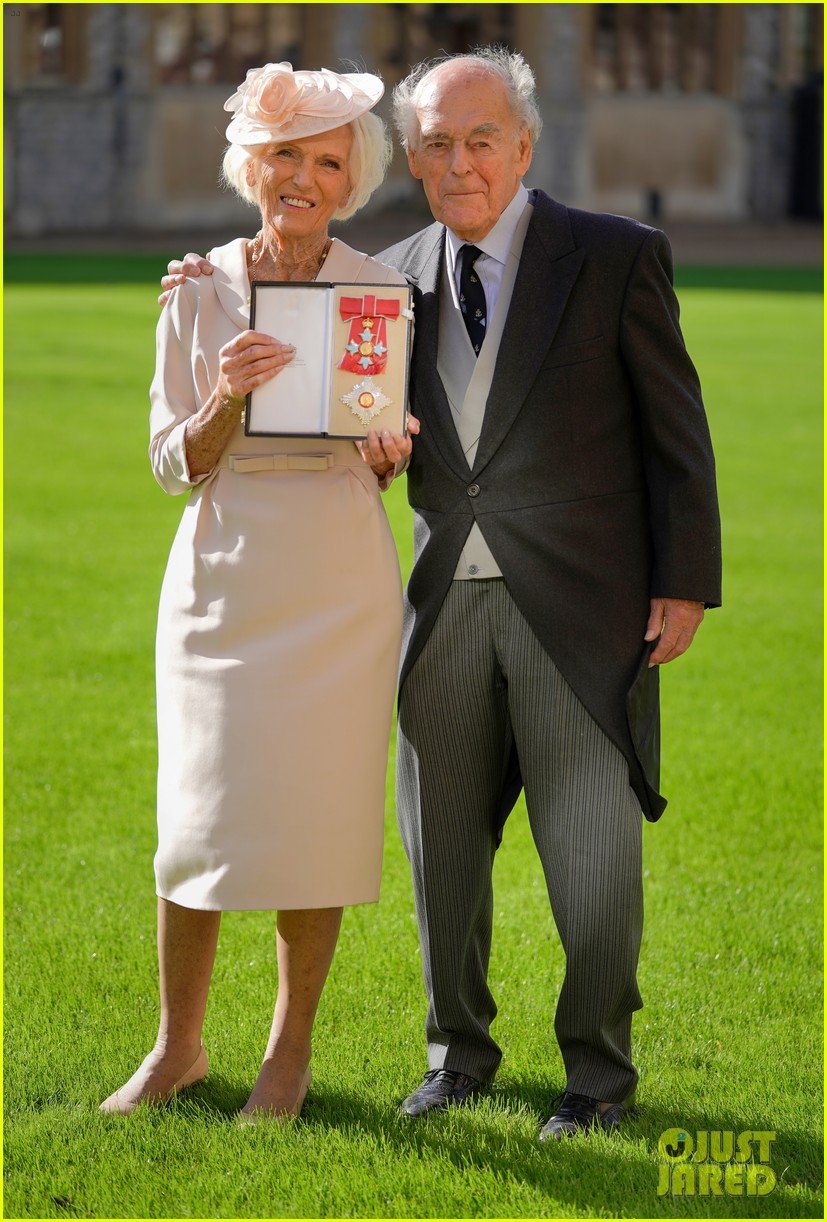 Great British Bake Off Star Mary Berry Receives Damehood!: Photo ...