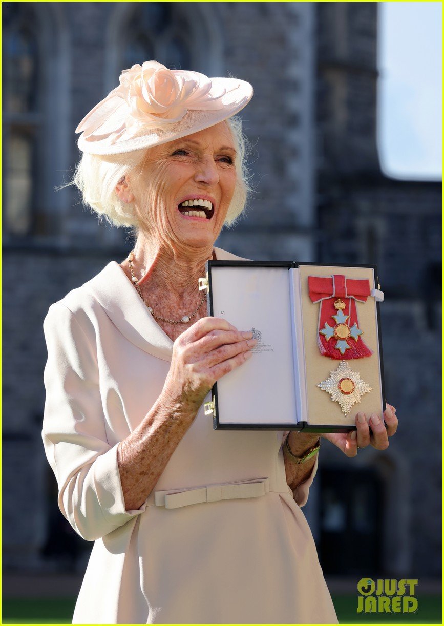 Great British Bake Off Star Mary Berry Receives Damehood!: Photo ...