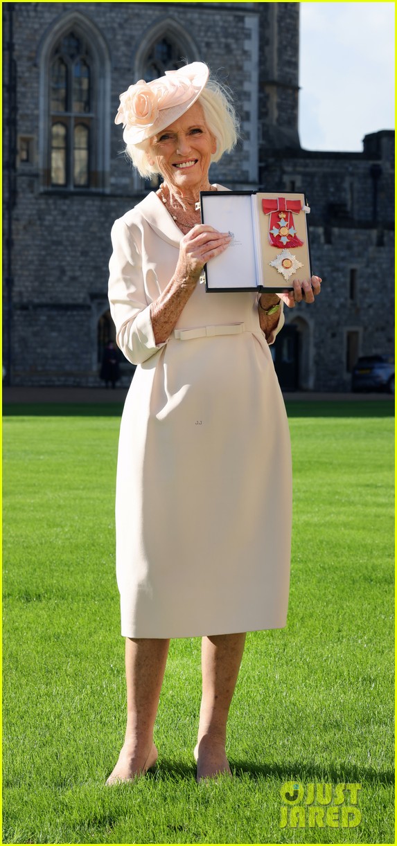 Great British Bake Off Star Mary Berry Receives Damehood!: Photo ...