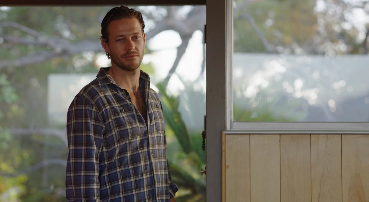 Olivia Munn Listens To Her Inner Voice in New 'Violet' Trailer - Watch ...