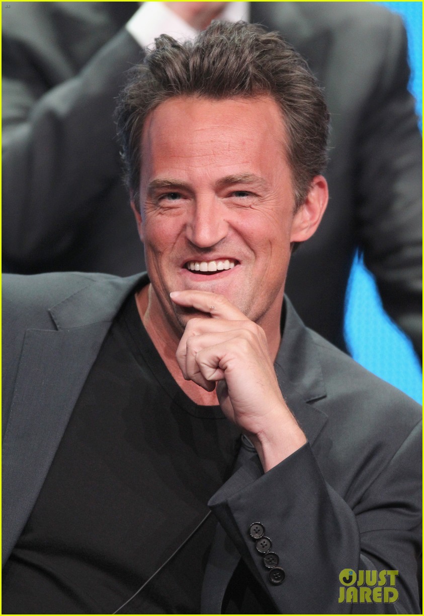 Matthew Perry Writing Autobiography About Filming 'Friends' & His ...