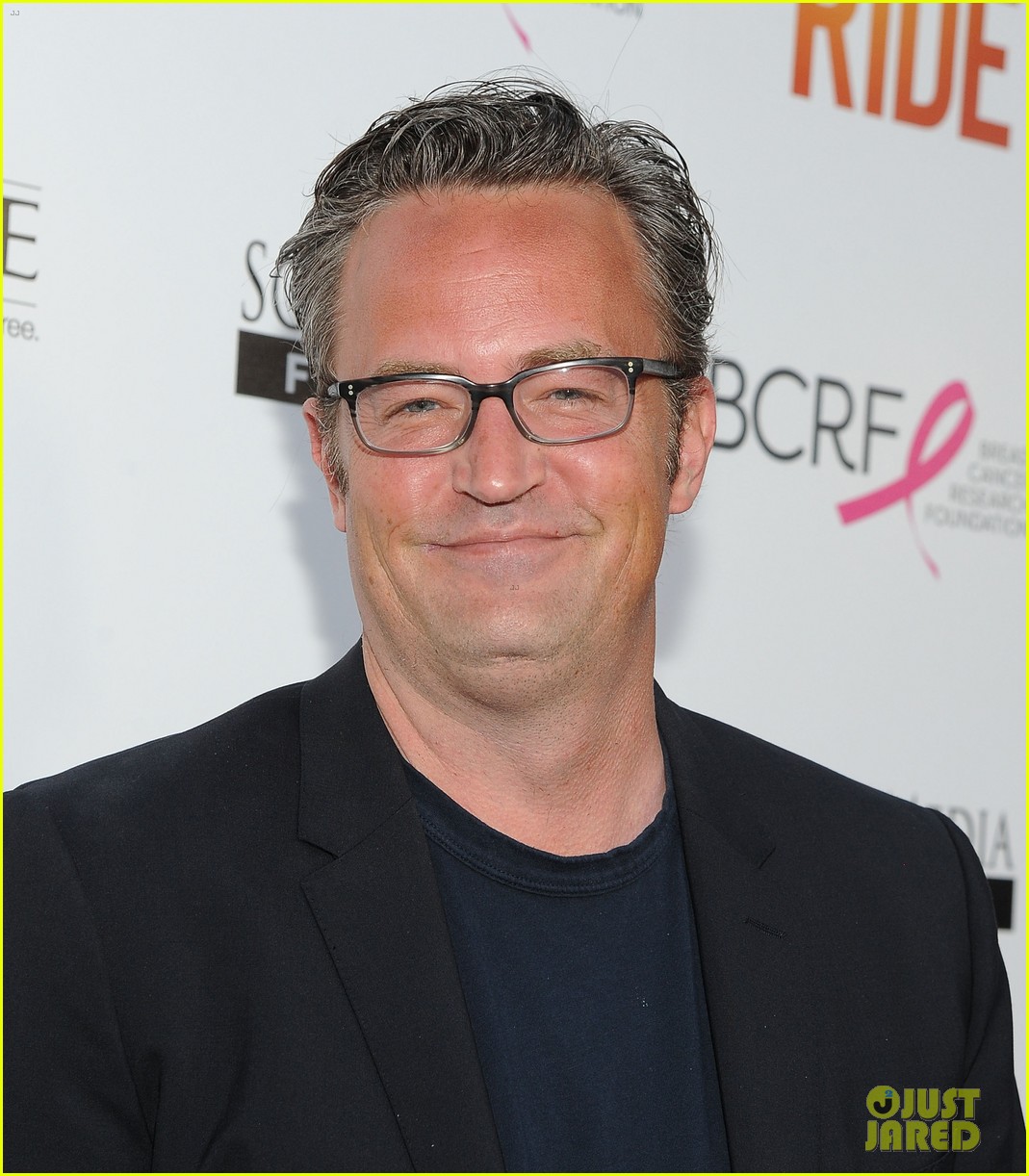 Matthew Perry Writing Autobiography About Filming 'Friends' & His ...