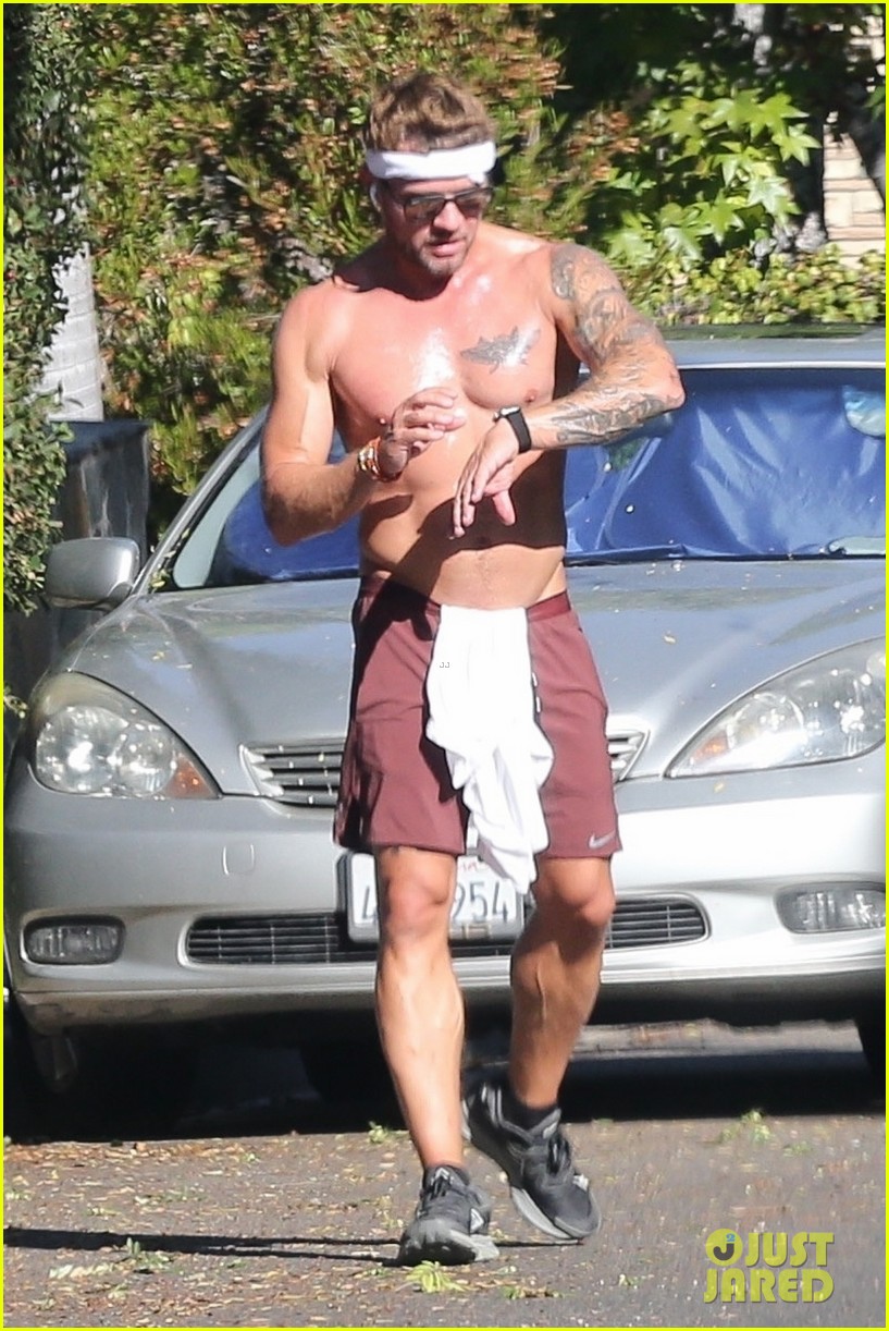 Ryan Phillippe Is Showing Off His Ripped Body at 47 in New Shirtless ...