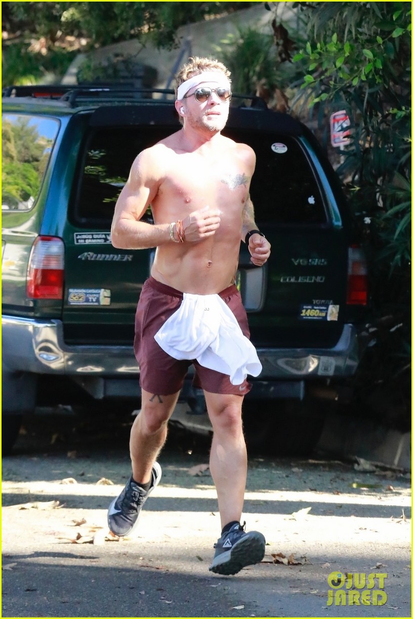 Ryan Phillippe Is Showing Off His Ripped Body at 47 in New Shirtless ...