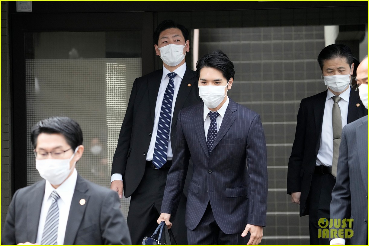 Princess Mako of Japan Marries Commoner Kei Komuro, Officially Giving ...