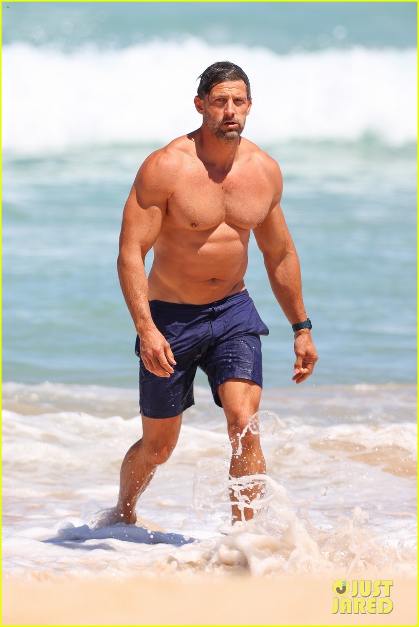 Photo: tim robards beach photos 12 | Photo 4648521 | Just Jared ...