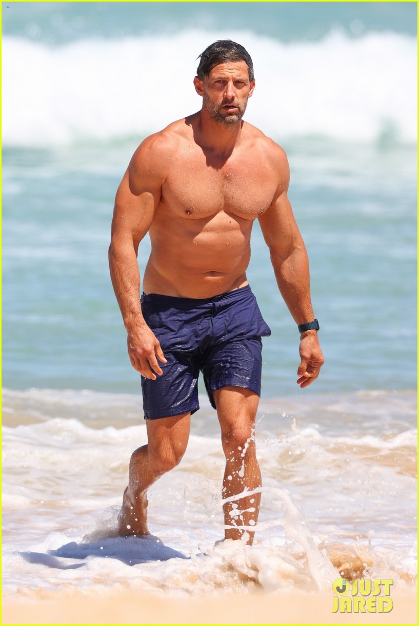 Photo: tim robards beach photos 13 | Photo 4648522 | Just Jared ...