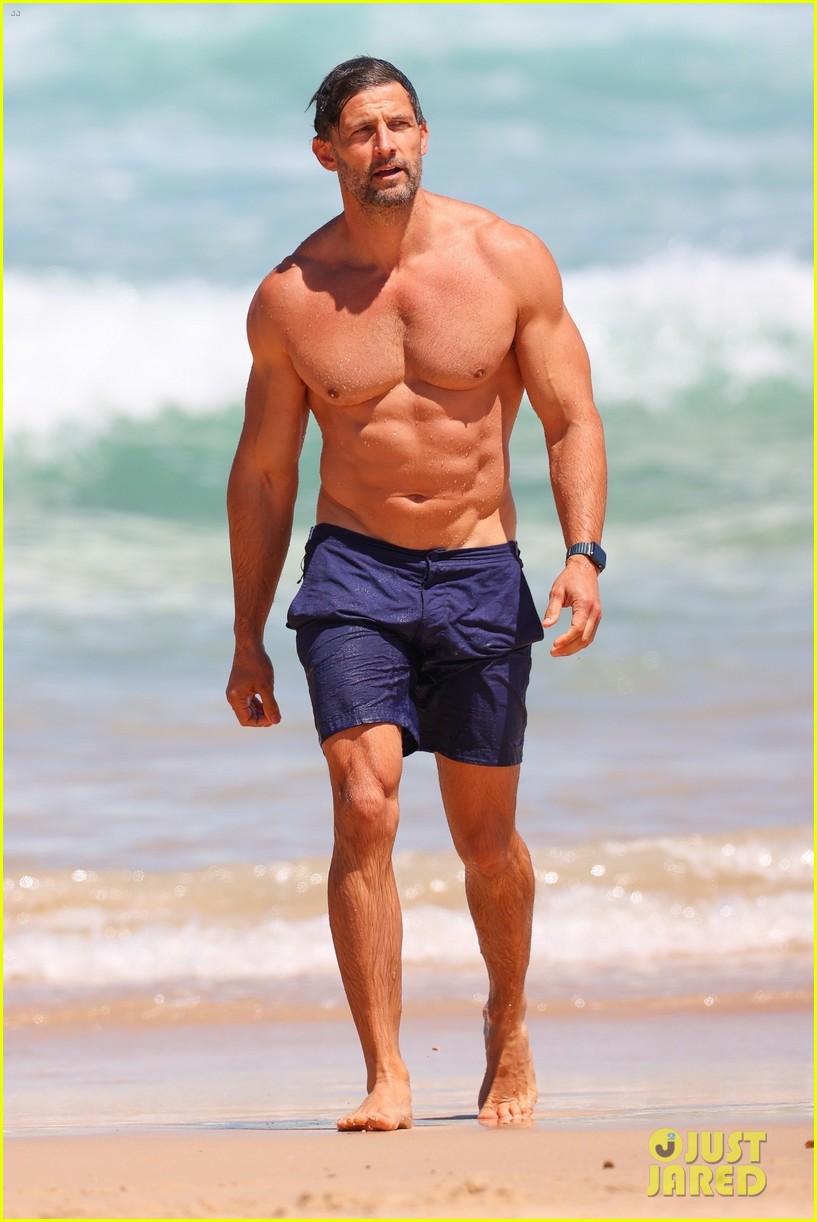 Australia's First 'Bachelor' Star Tim Robards Looks So Hot in These New ...